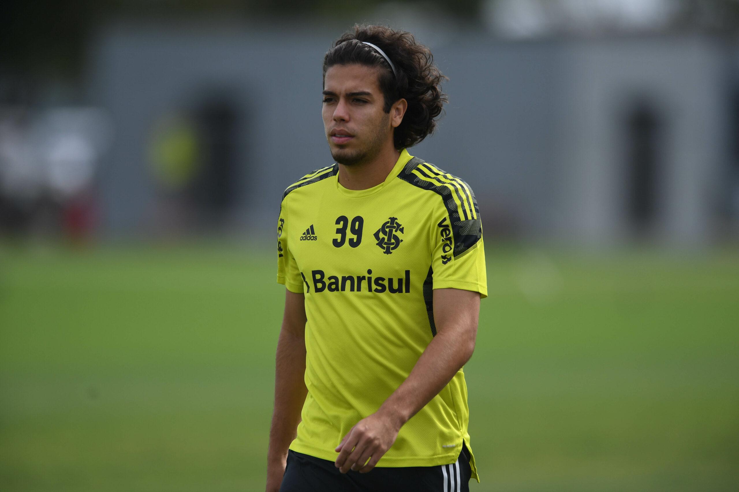 Nonato acerta saída do Inter