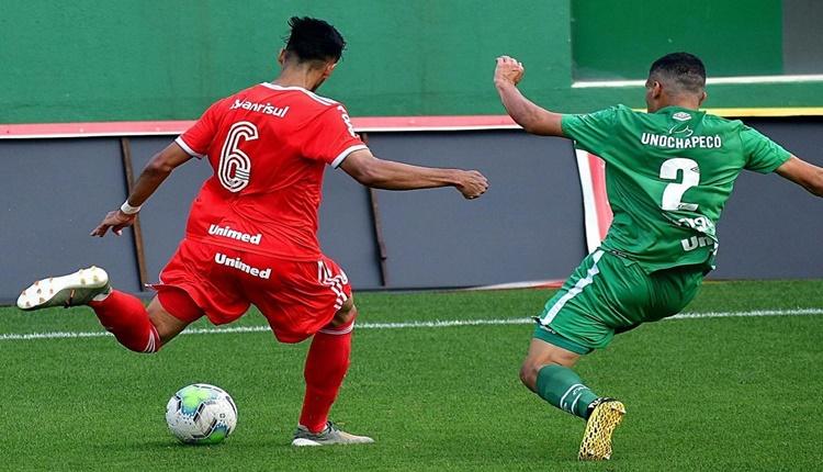 O lateral-esquerdo do Inter convocado para a preparação das Olimpíadas