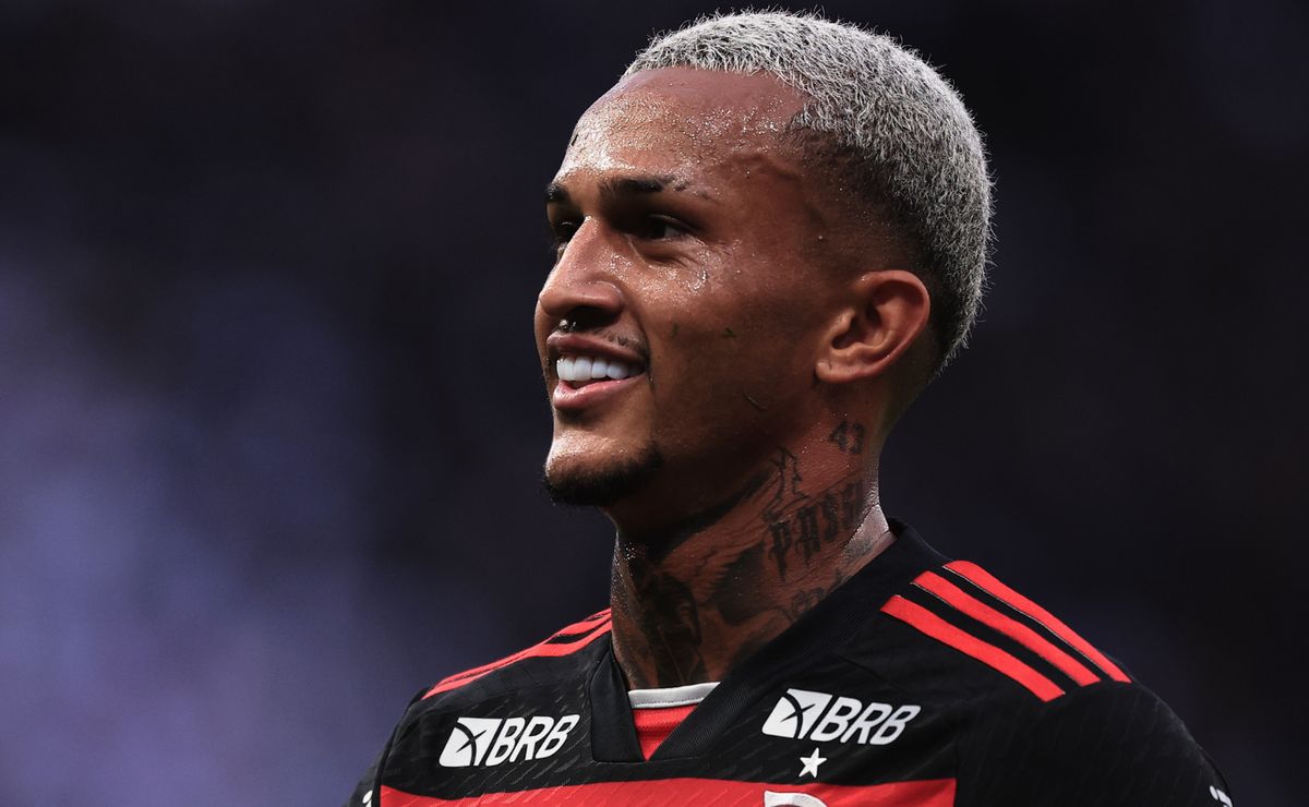 Flamengo busca ex-lateral-direito do Inter para repor venda de Wesley