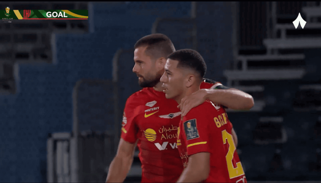 Cria do Inter, Gabriel Carvalho dá primeira assistência no Al Quadisiya