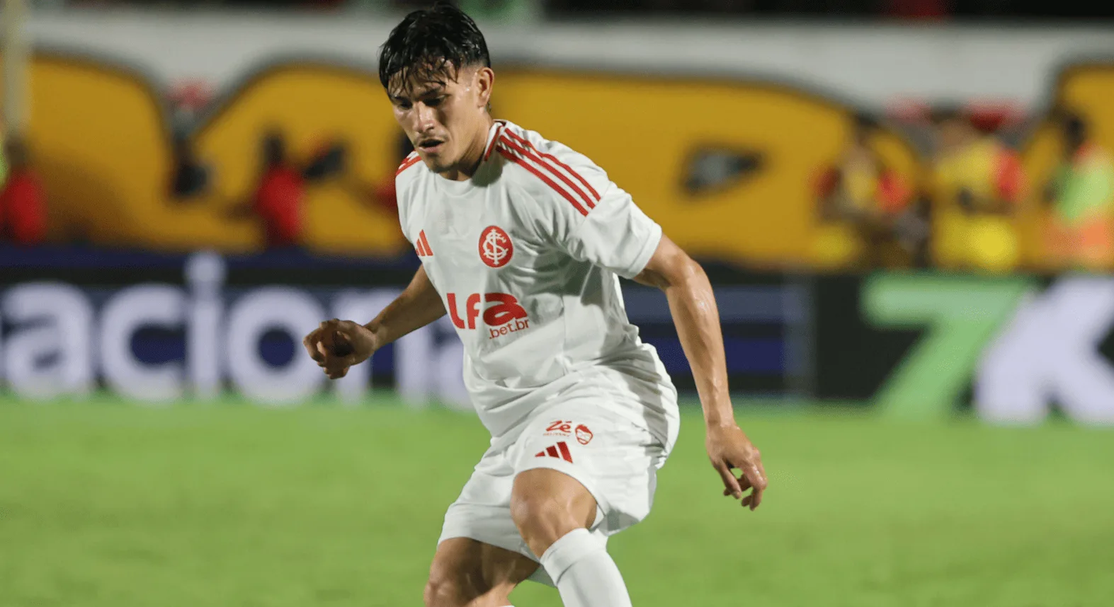 Bernabei recebe sondagem para deixar o Inter: veja o clube interessado